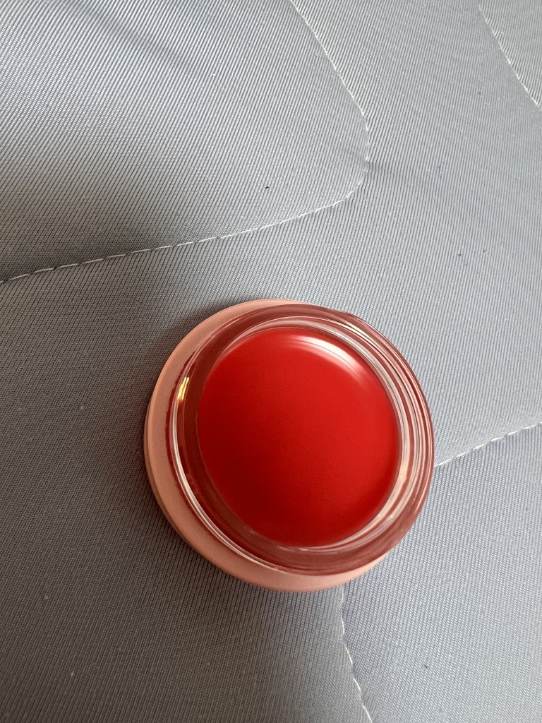 It's super pretty, perfect for a tanghulu lip look...