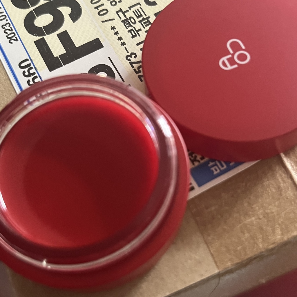 AOU 틴트밤 특유의 고급스러운 광택감 때문에 앵두밤도 구매했어요! 다른 틴트나 립밤 제품...