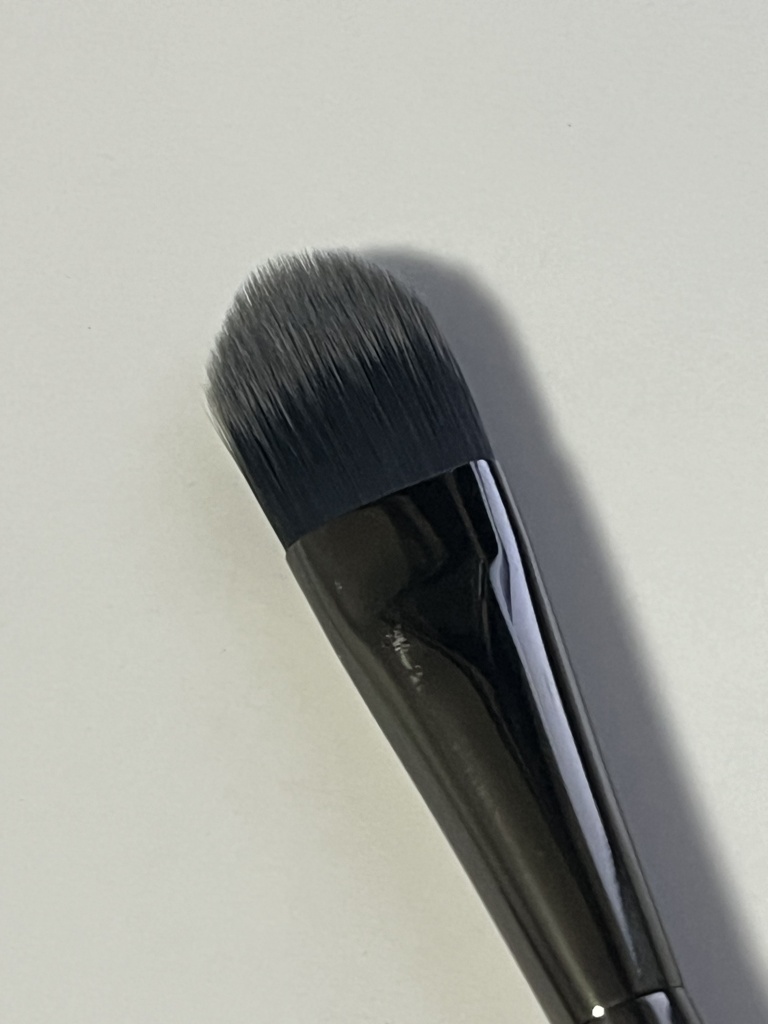 I bought this because I needed a brush for dark ci...