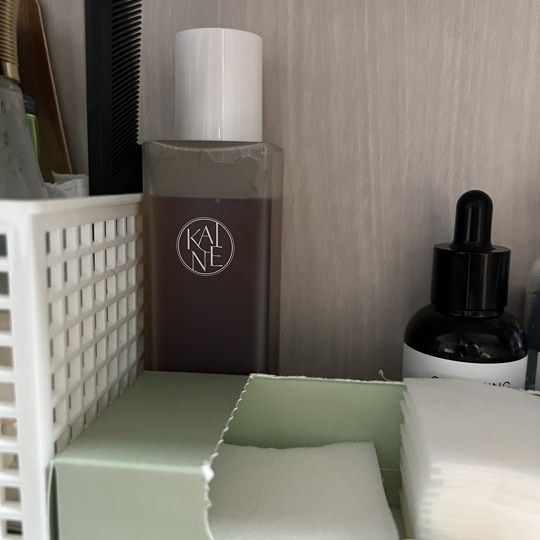 Just one toner makes your skin feel smooth like se...